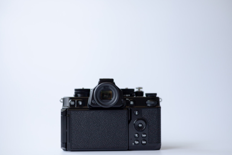 【3ヶ月目レビュー】Nikon（ニコン）Zfのデメリットをあえて紹介しよう | モノスクラム